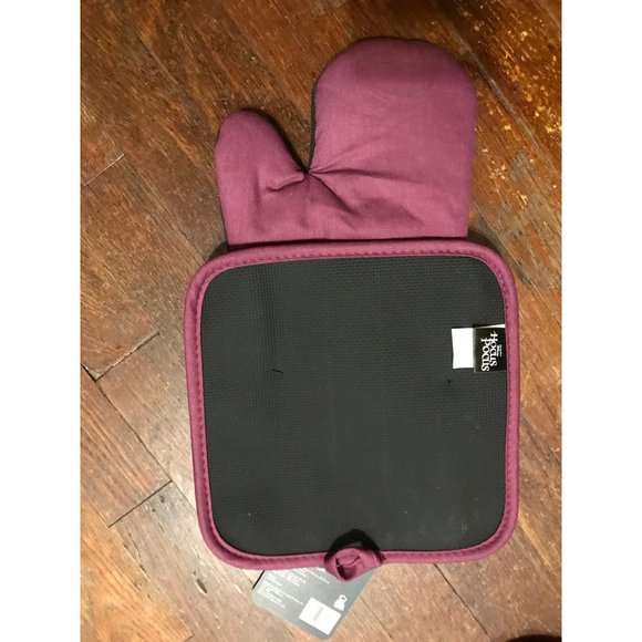 Disney | Kitchen | New Disney Hocus Pocus Oven Mitt And Pot Holder ...